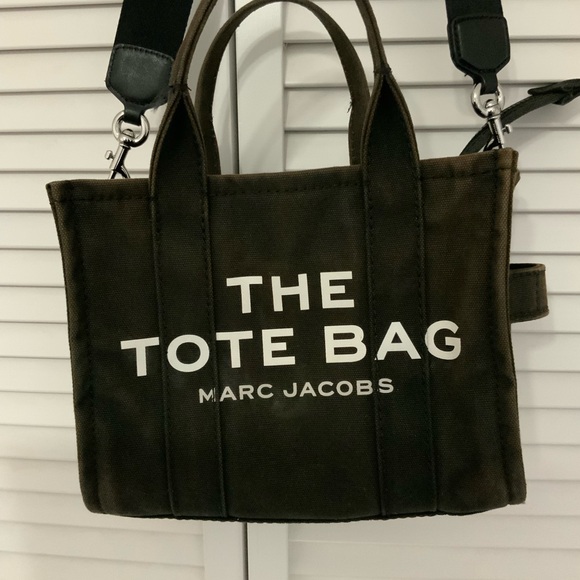 Marc Jacobs | Bags | Marc Jacobs Black Messenger The Tote Bag Faded ...